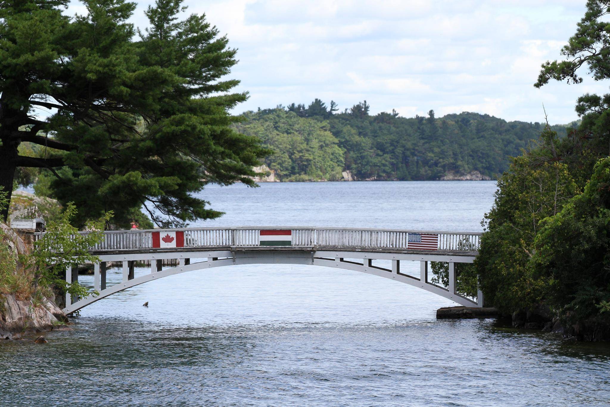 Shortest “international” bridge – Spinor Info